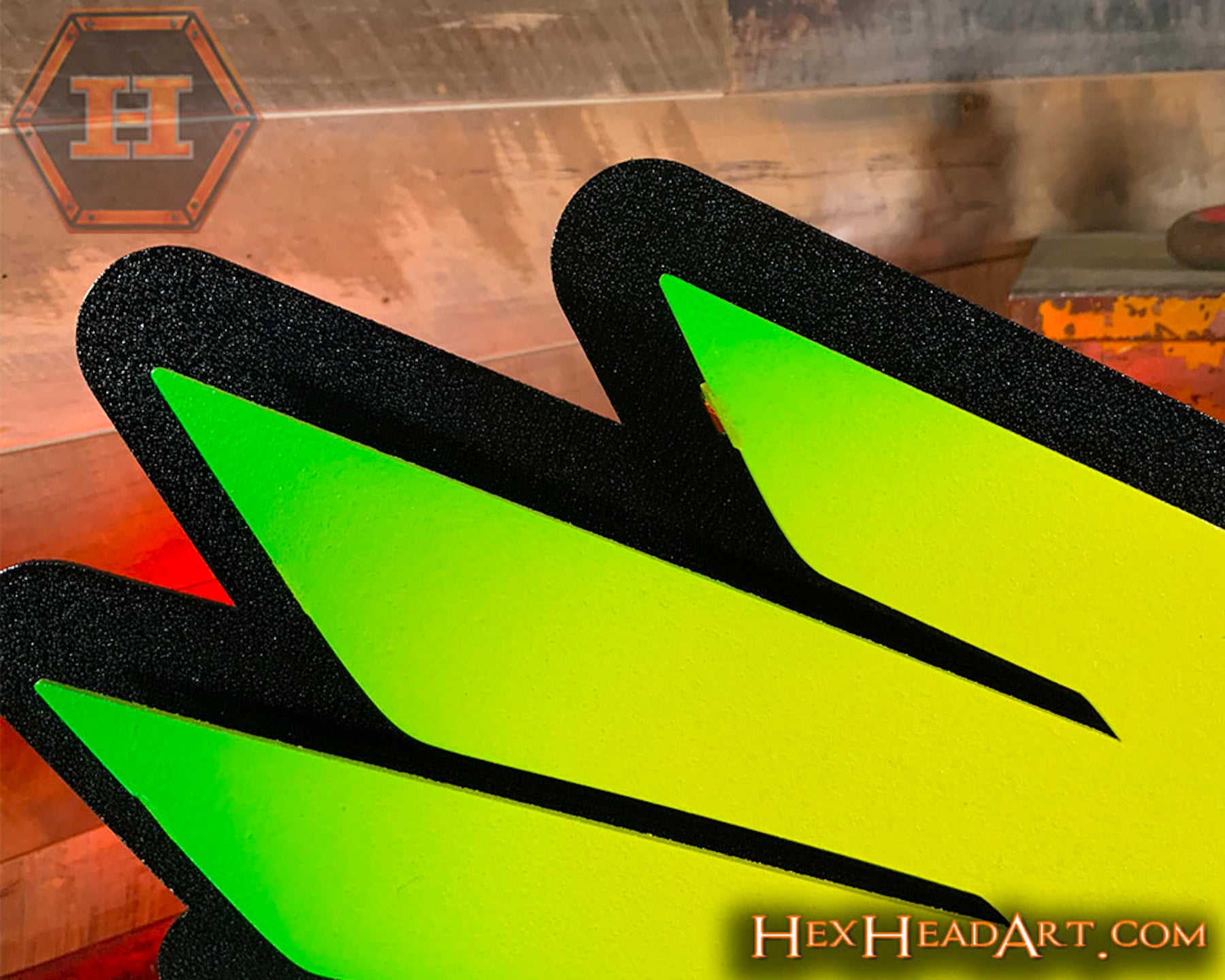 Oregon Ducks "WINGED O" 3D Vintage Metal Wall Art - Hex Head Art